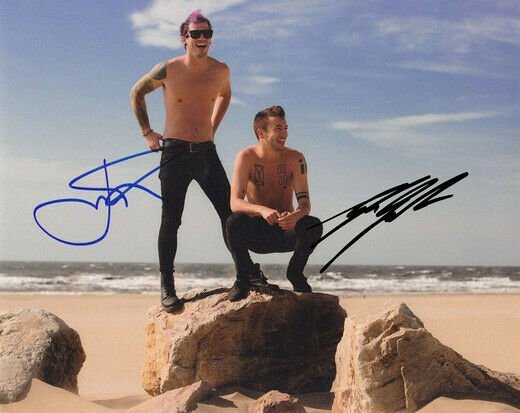* TWENTY ONE PILOTS SIGNED PHOTO 8X10 RP AUTOGRAPHED TYLER JOSEPH JOSH ...