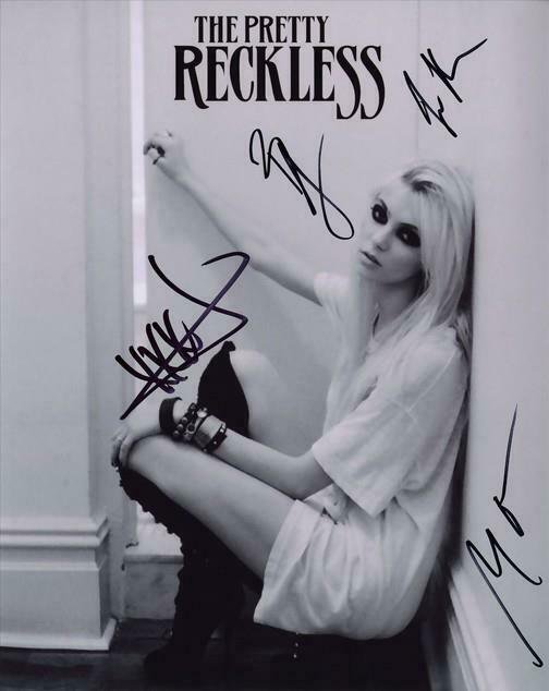 THE PRETTY RECKLESS FULL BAND SIGNED PHOTO 8X10 RP AUTOGRAPHED TAYLOR MOMSEN