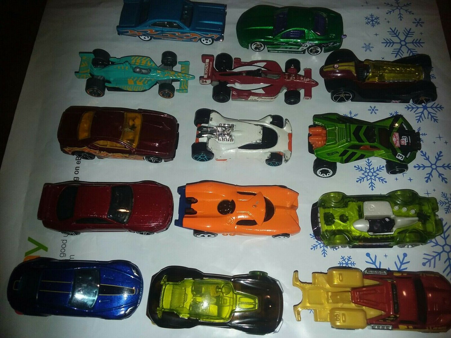 LOT 14 Hot Wheels 'late 90s to '2000s Cars Racing, Tow Truck, Nissan, Ford