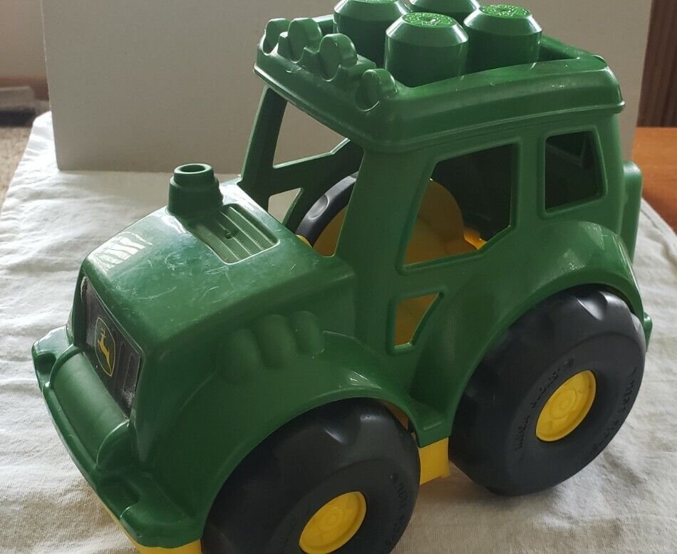 JOHN DEERE MEGA BLOKS Toy BIG BLOCKS (Big Blocks) Tractor Green 9' Long