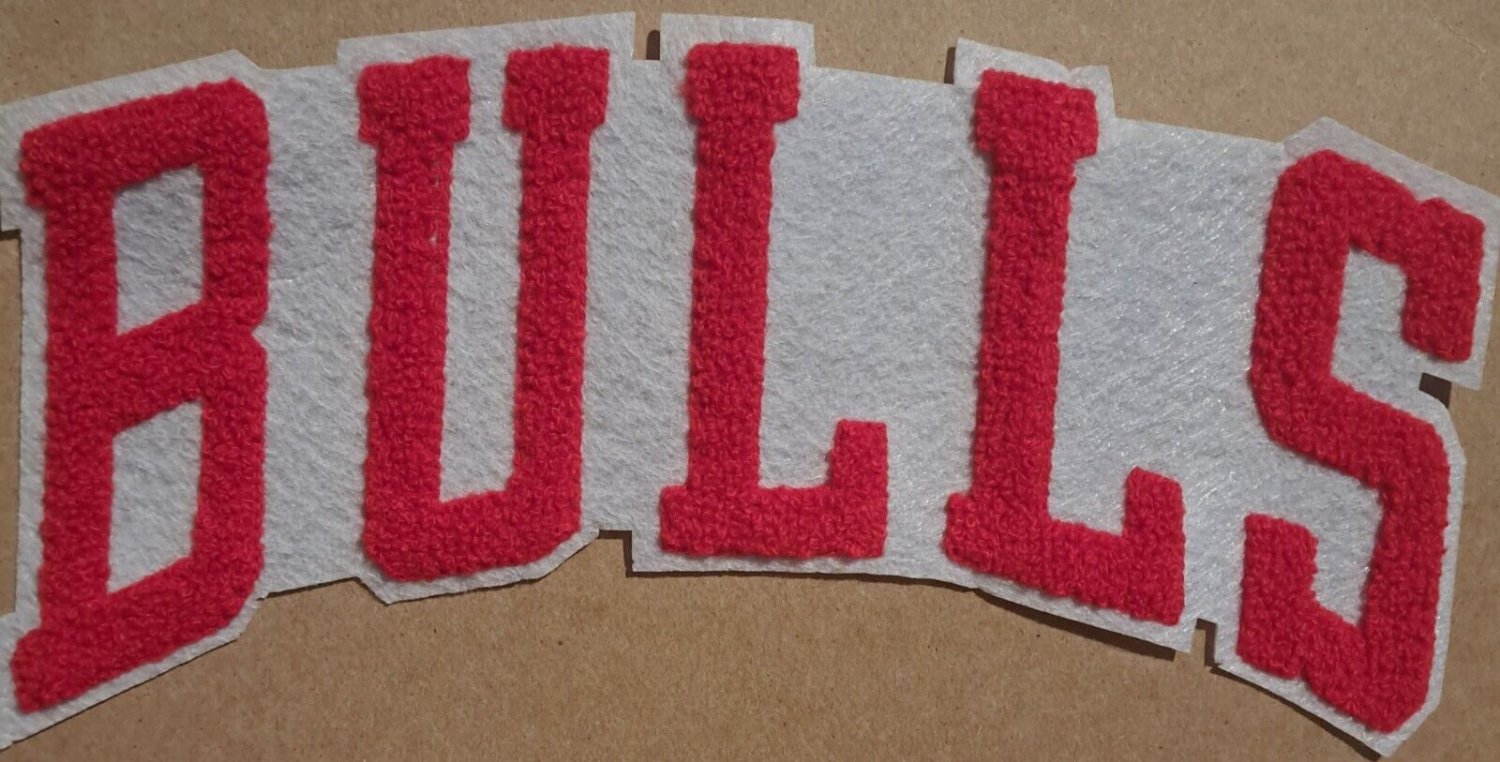 Chicago Bulls 10" chenille sew on patch