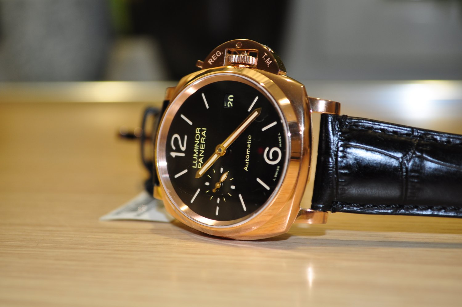 Men's wrist watch Panerai Luminor PAM00908