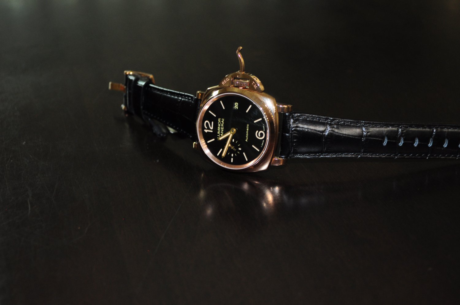 Men's wrist watch Panerai Luminor PAM00908