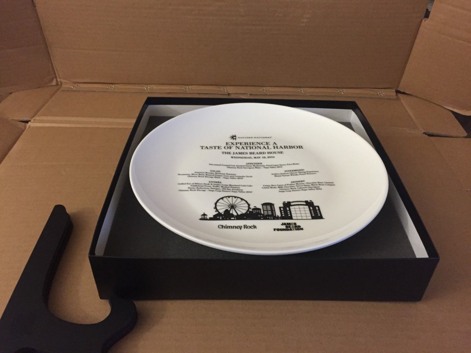 VARICK ALPHA-CERAM - 12" james beard foundation plate with box and holder