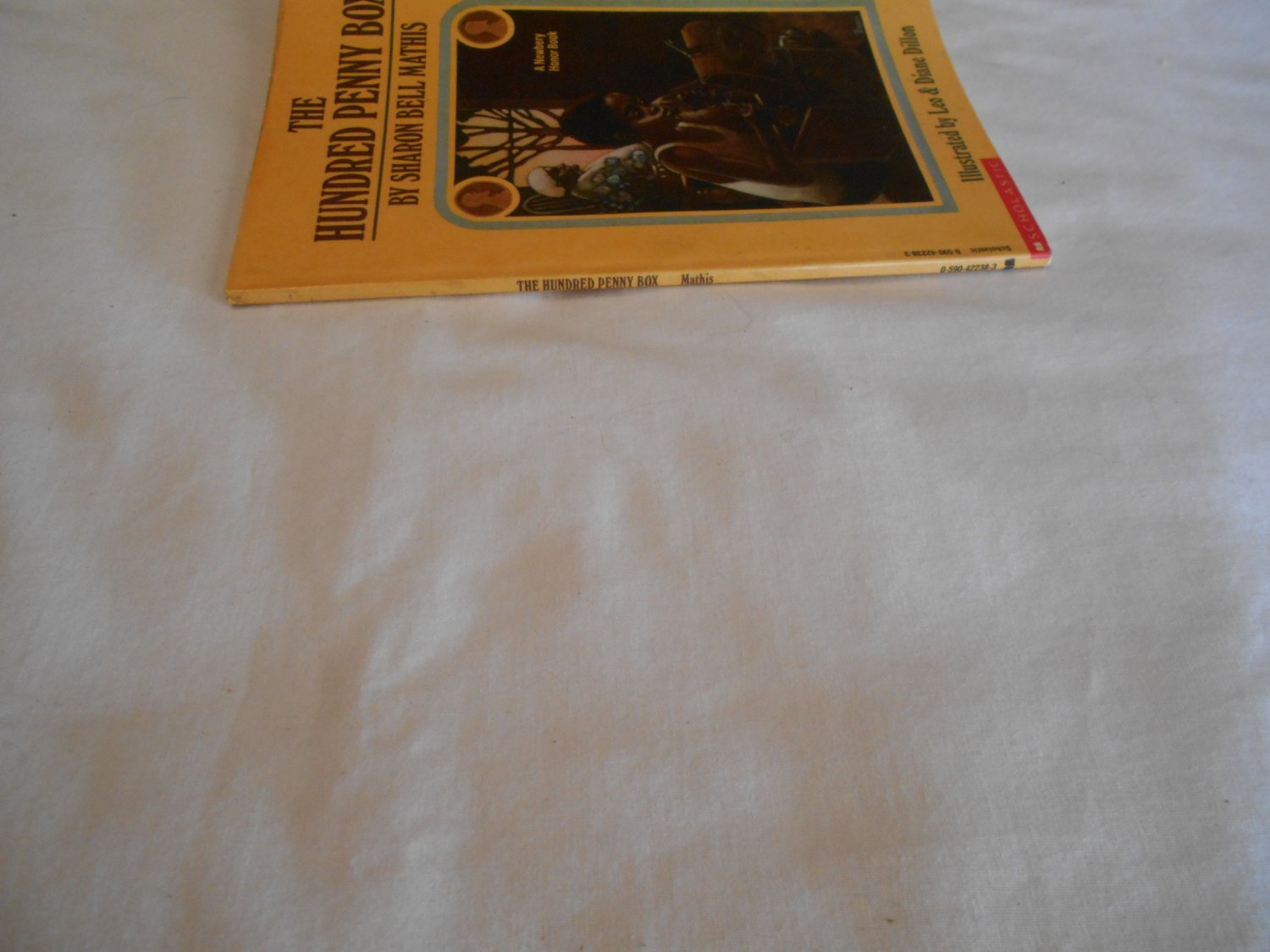 The Hundred Penny Box by Sharon Bell Mathis (1989) (L3) Scholastic Inc PB