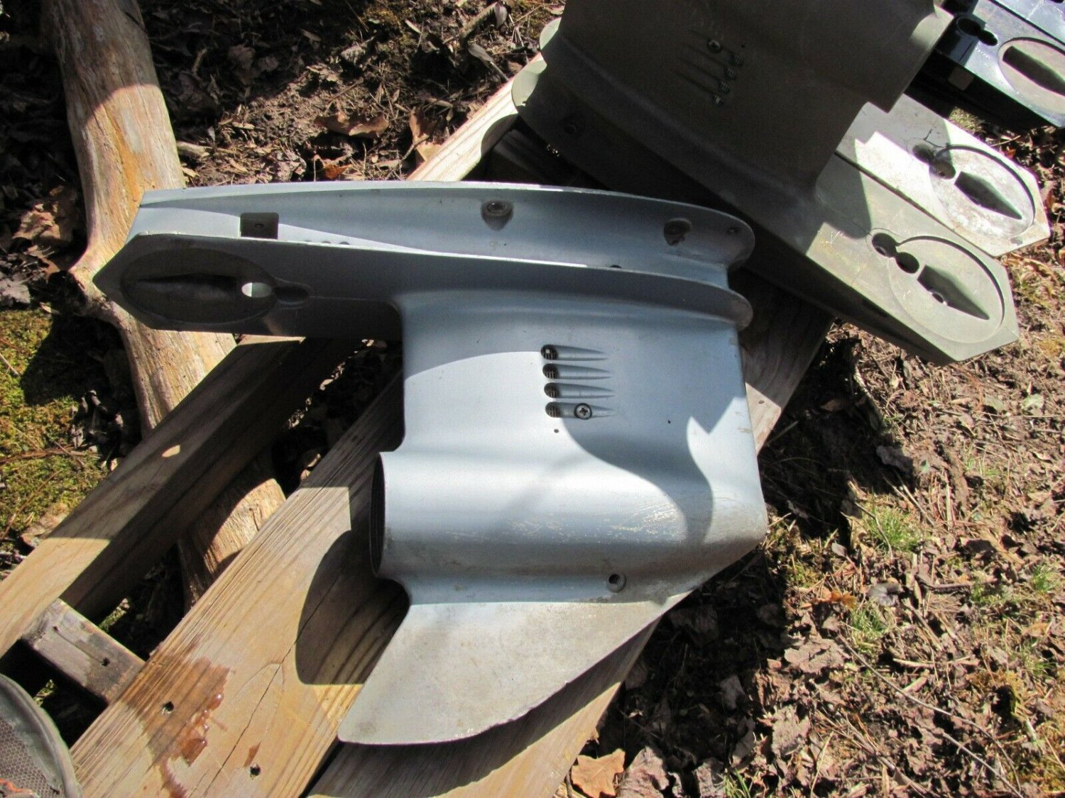 Evinrude 50,55, 60 hp. Lower Unit Housing (empty) 327652 392196 390777 ...