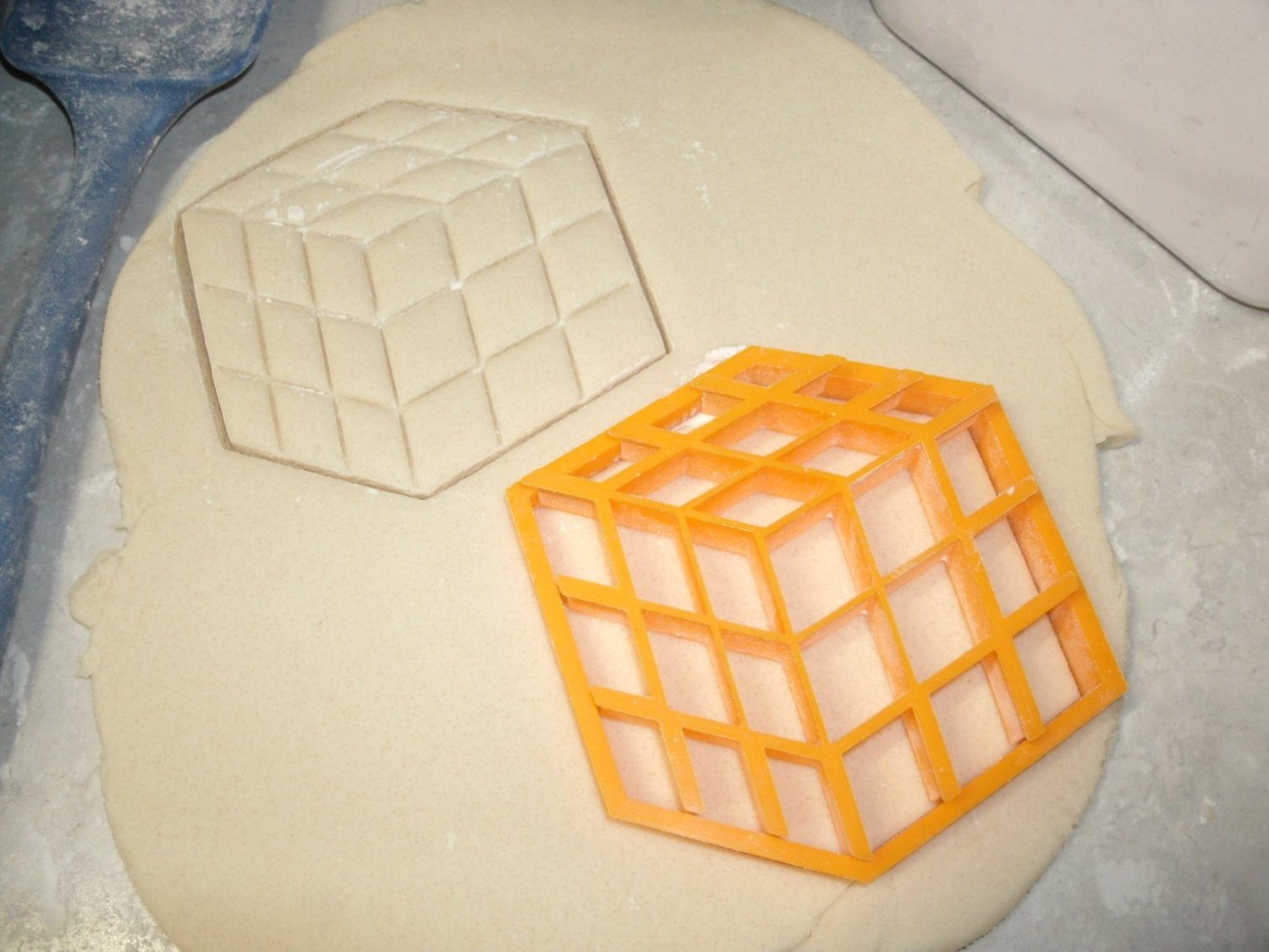 2 PC RUBIKS CUBE COMBINATION PUZZLE GAME TOY FONDANT TOOL COOKIE CUTTER ...