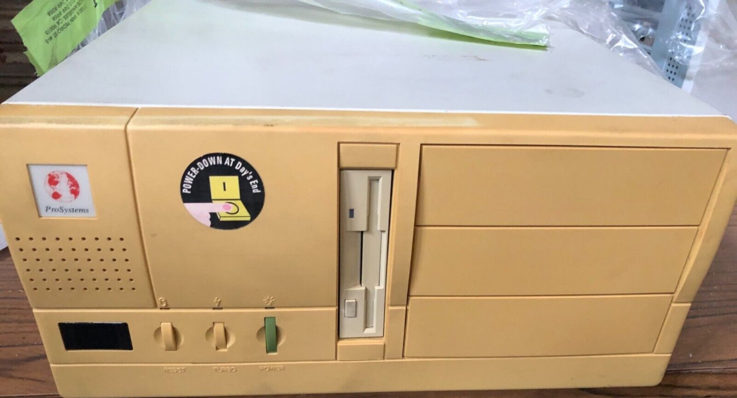 Vintage Retro PC Case Beige Computer Case AT Desktop White pentium 133 25