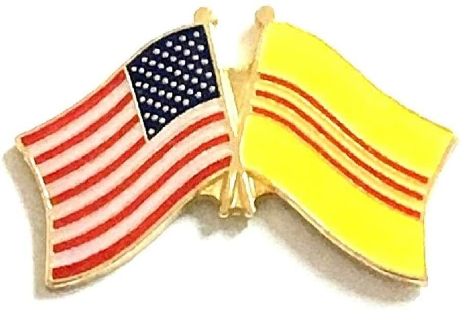 South Vietnam & US Crossed Double Flag, Vietnam Cong Hoa Lapel Hat Pin.