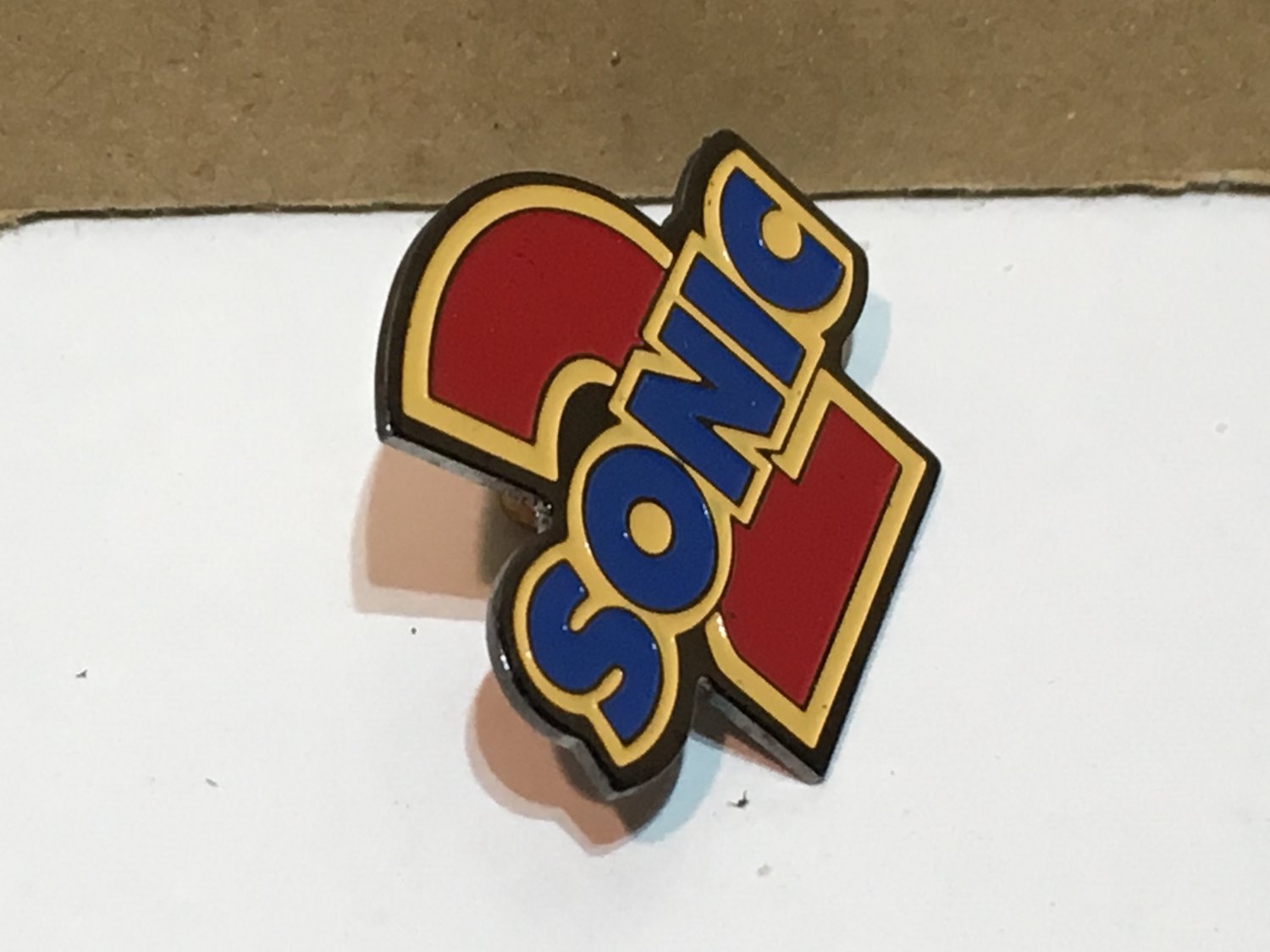 Sonic 2 Sonic the Hedgehog Pin Badge vintage collectible 1990s Sega