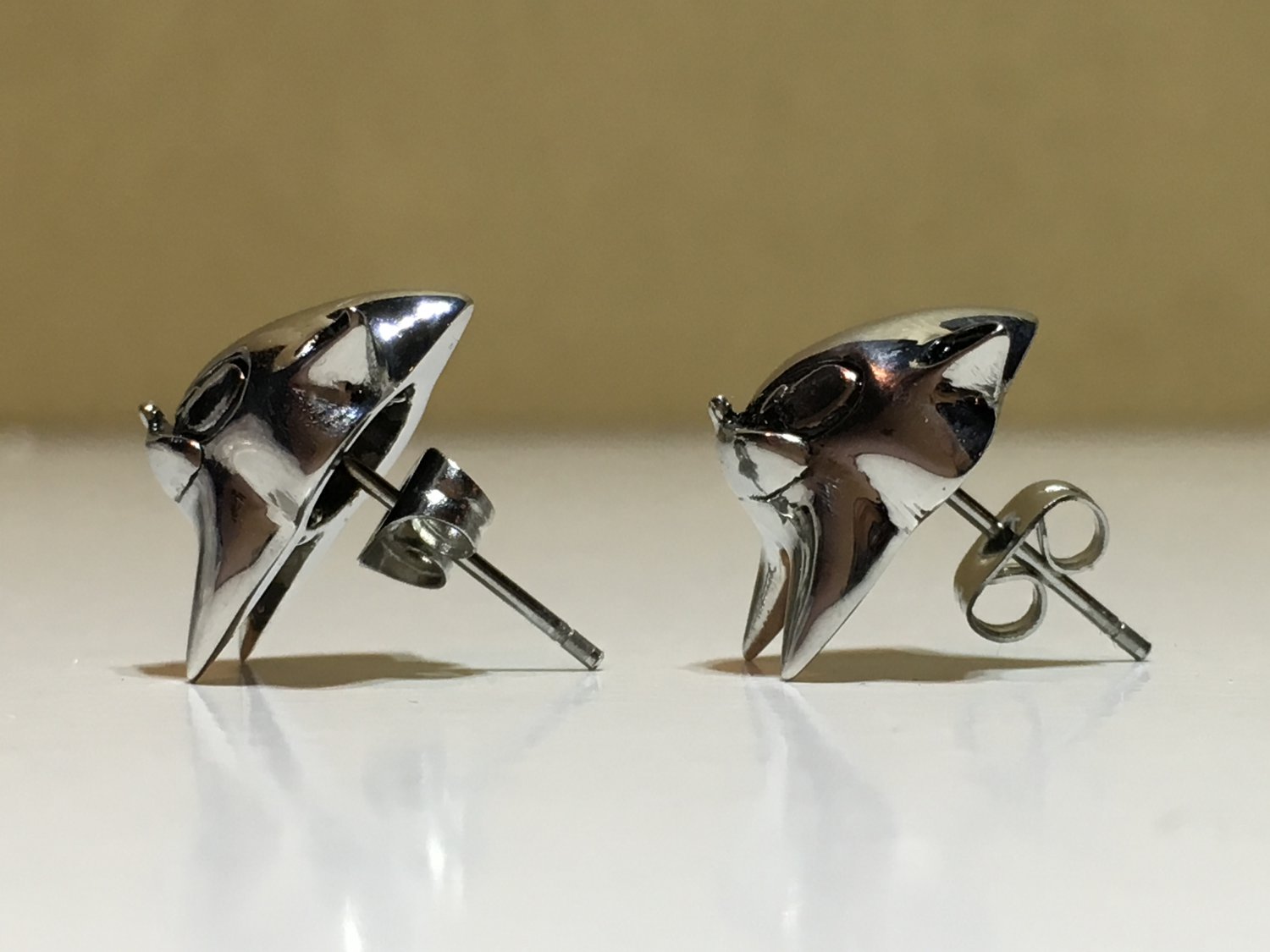 Sonic the Hedgehog Stud Earrings Steel Han Cholo x SEGA Officially Licensed