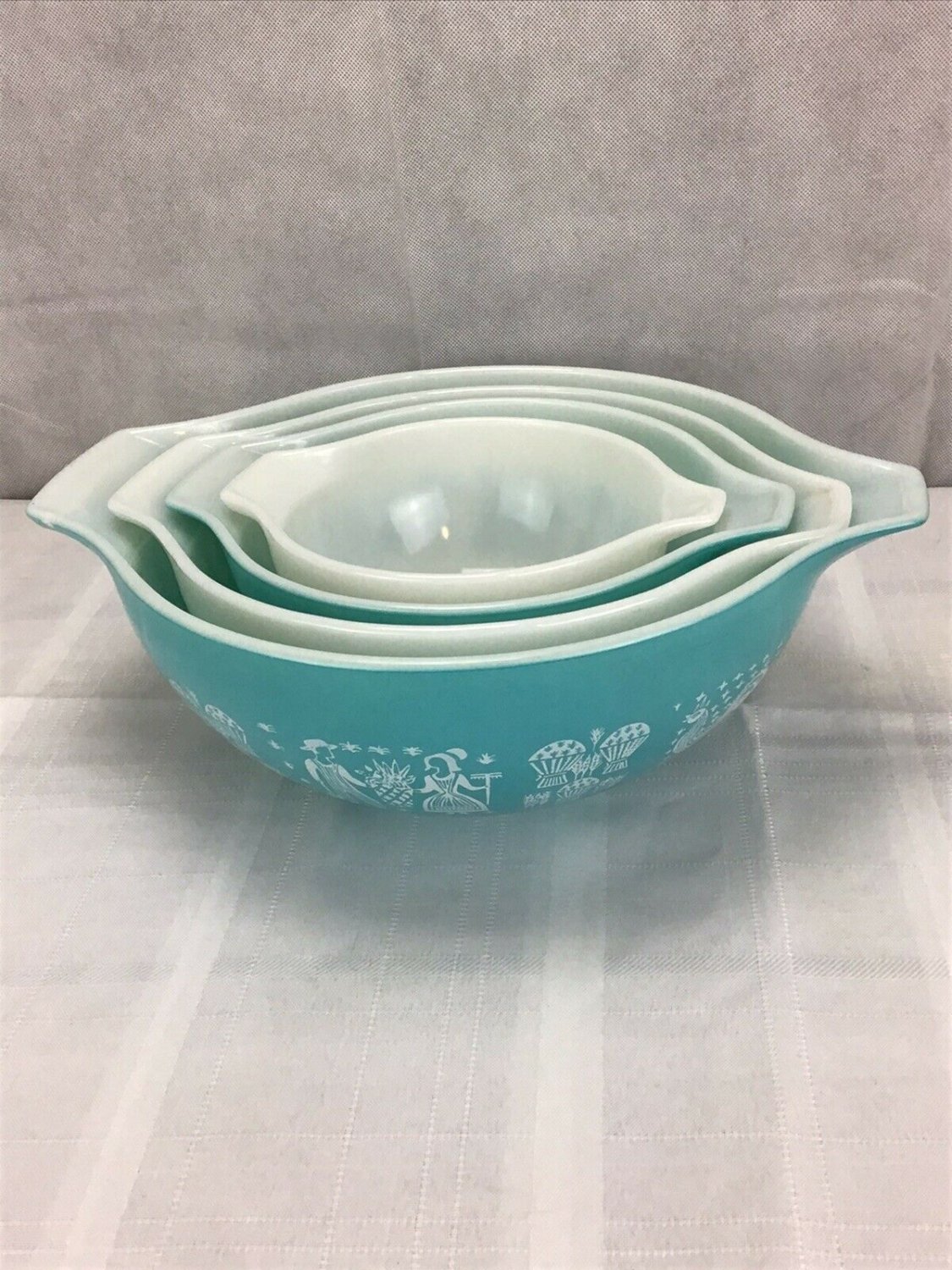 Pyrex Amish Butterprint Cinderella 444 Mixing Bowls Set of 4