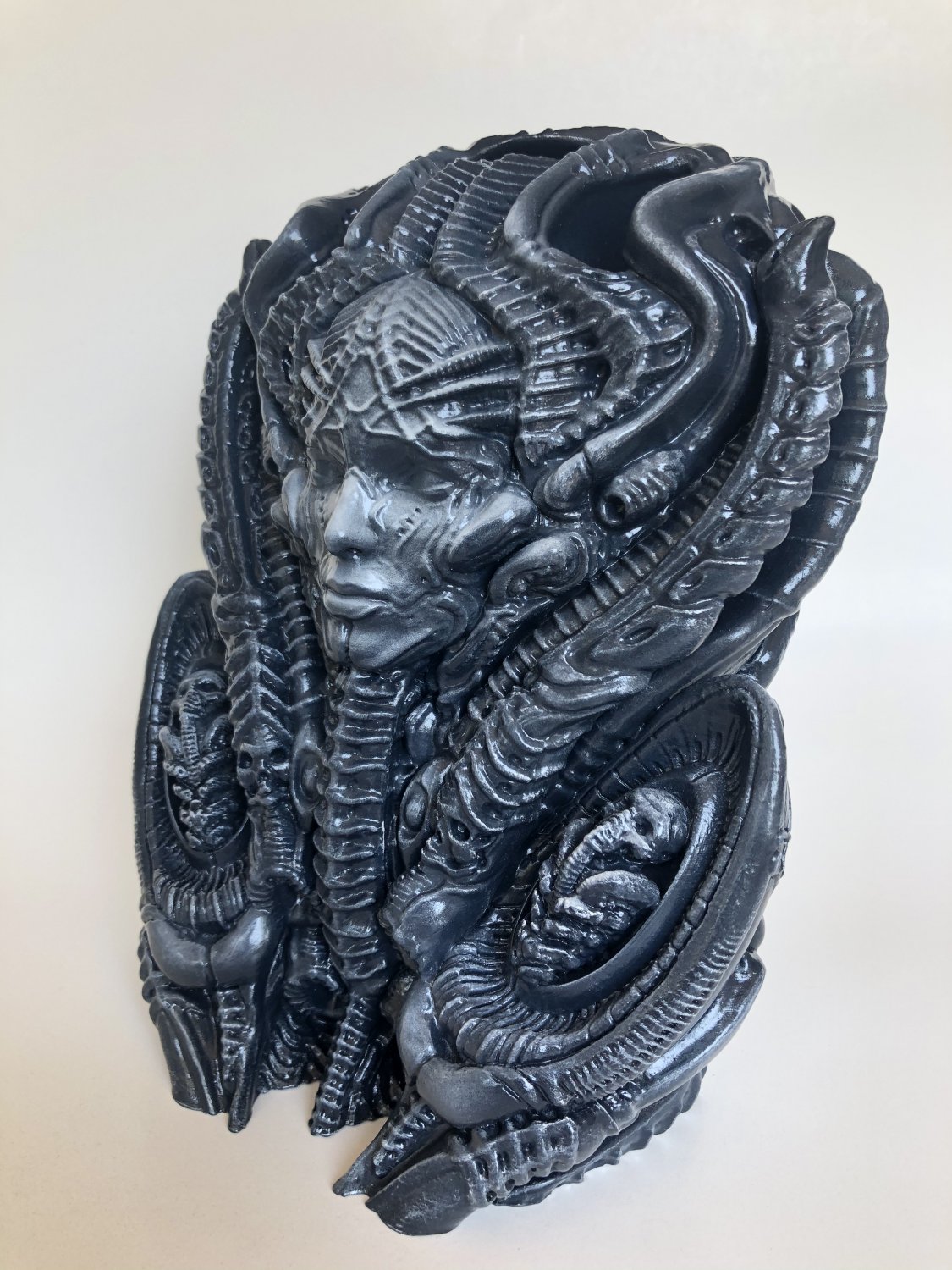 H.R Giger Inspired Alien Mother Wall Statue Alien Figure Space Gray
