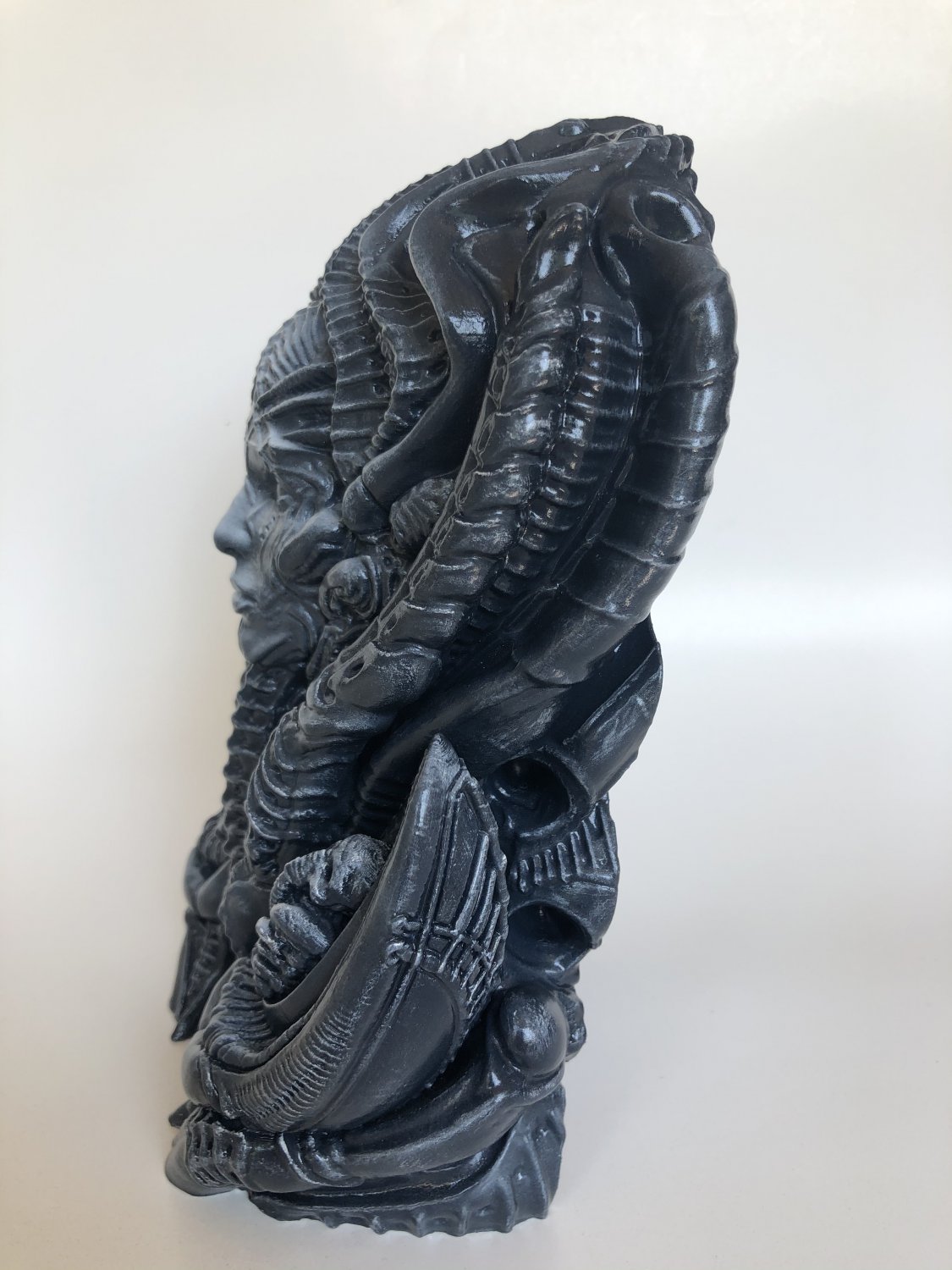 H.R Giger Inspired Alien Mother Wall Statue Alien Figure Space Gray