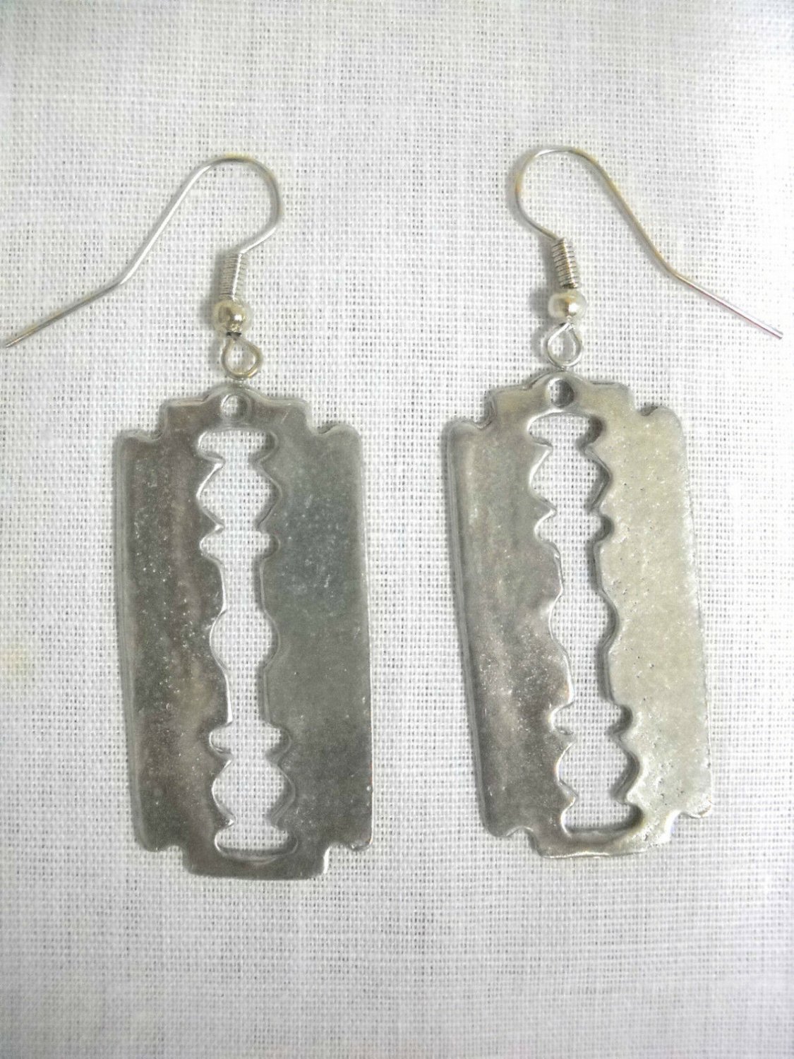 FULL SIZE REALISTIC RAZOR BLADE USA PEWTER DANGLING EARRINGS PUNK ROCK ...