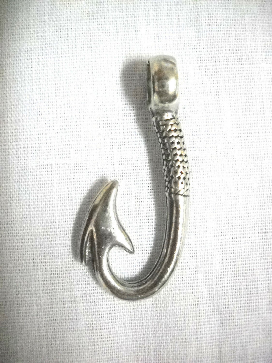 REALISTIC DEEP SEA FISHING THICK FISH HOOK 3D PEWTER PENDANT ADJ NECKLACE