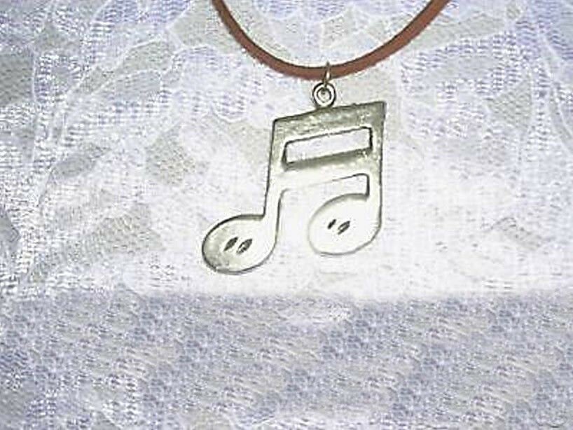 DOUBLE MUSIC NOTE SHEET MUSIC - MUSICIAN STYLE PEWTER PENDANT 22" NECKLACE