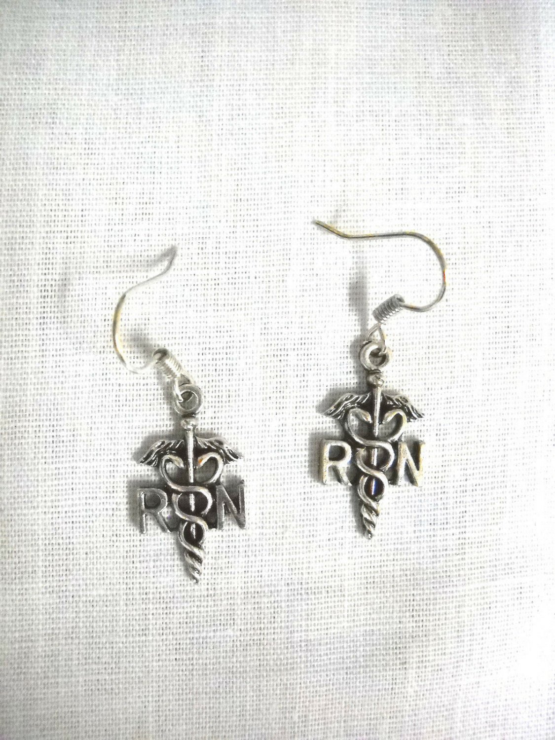 RN NURSE SHIELD NURSING SYMBOL DANGLING ALLOY CHARMS FISH HOOK EARRINGS