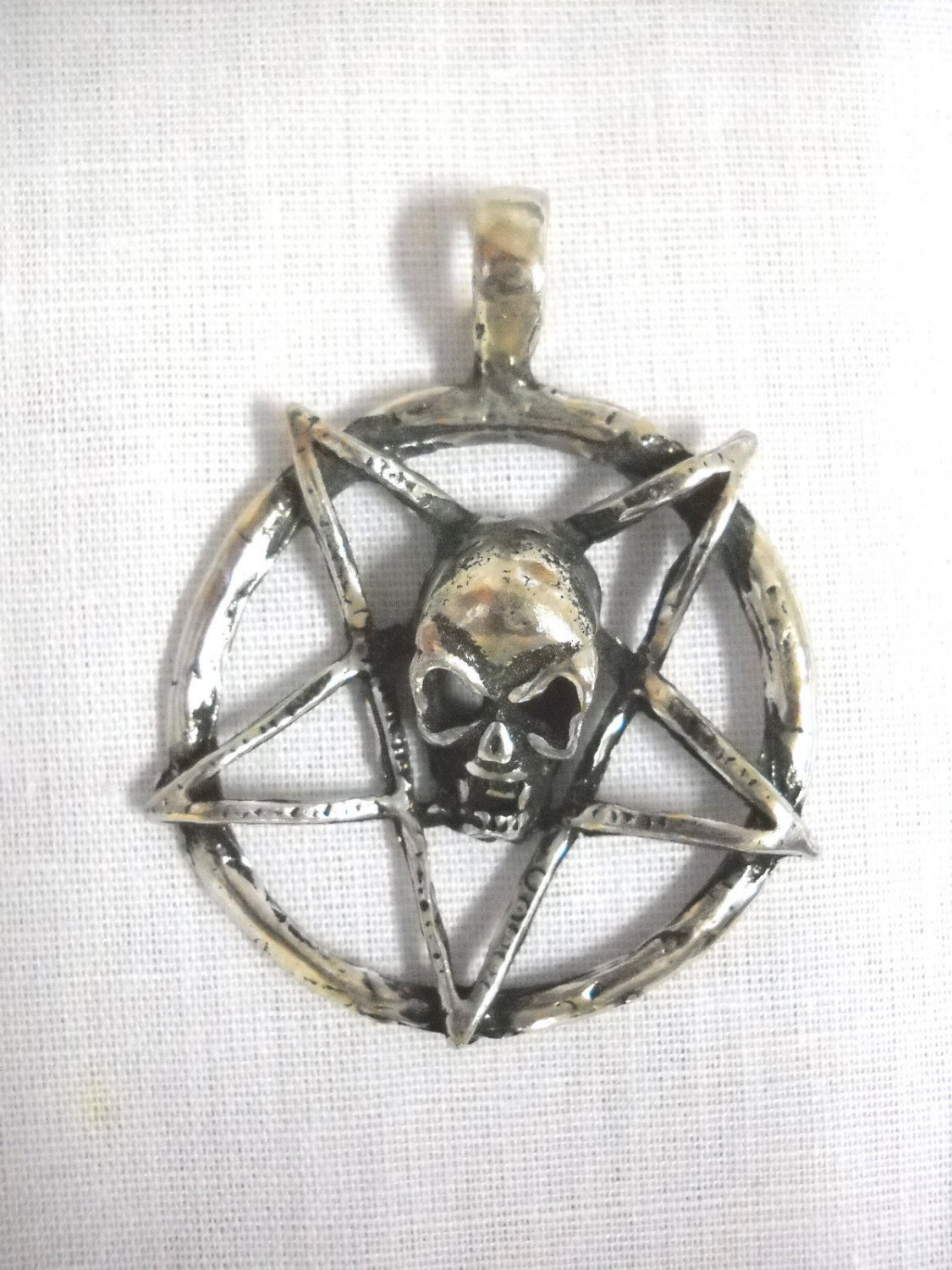 SATANIC VAMPIRE SKULL INVERTED PENTAGRAM STAR PEWTER PENDANT CORD NECKLACE