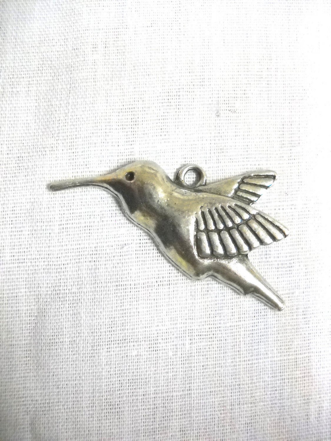 NEW SIMPLE FLYING HUMMINGBIRD USA CAST PEWTER PENDANT NECKLACE BIRDS ...