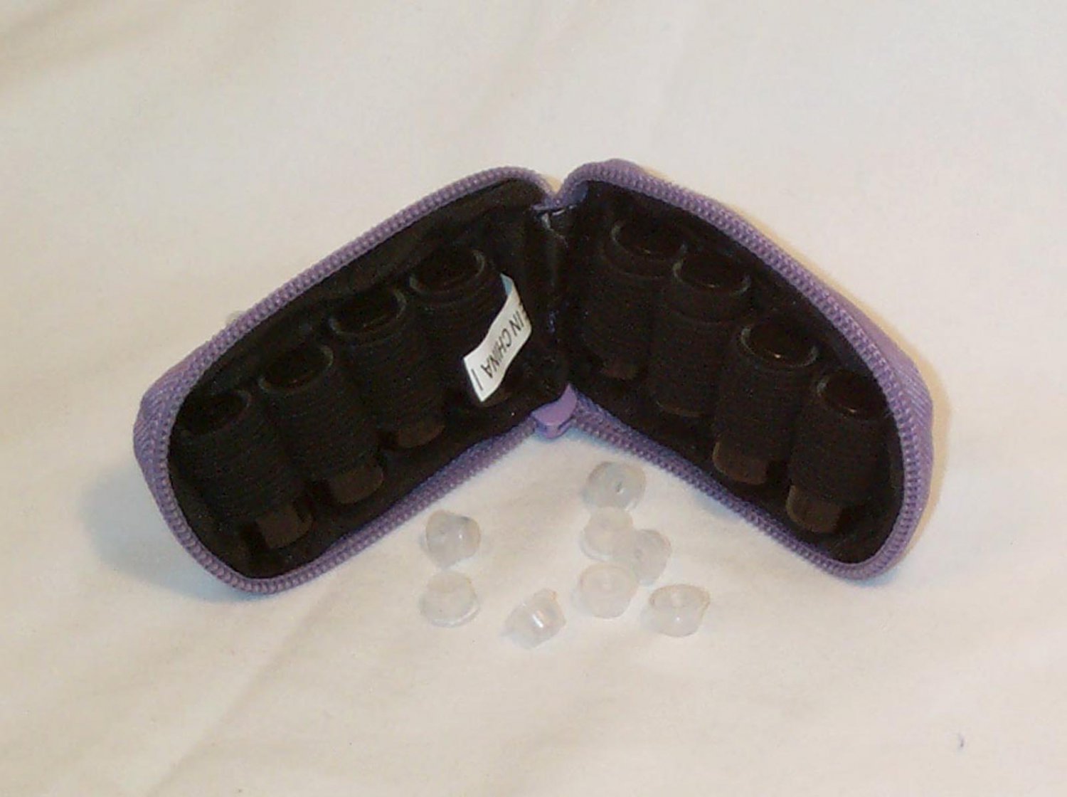 DoTERRA PURPLE TRAVEL CASE KEYCHAIN ESSENTIAL OILS ~ WITH 8 - EMPTY 5/8 ...