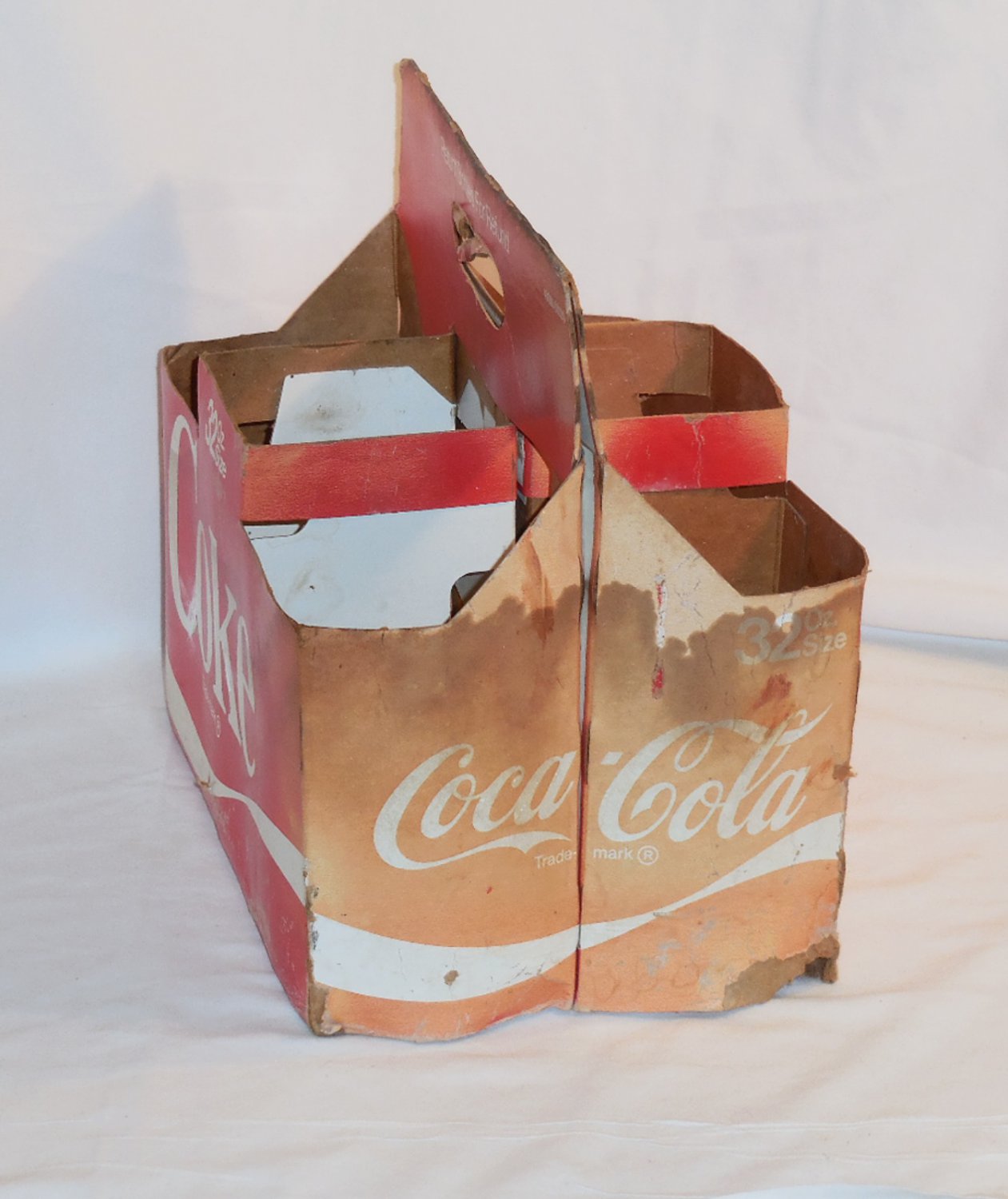 VINTAGE COCA COLA COKE 32 oz GLASS BOTTLE CARDBOARD 6 PACK CARRIER HTF D232