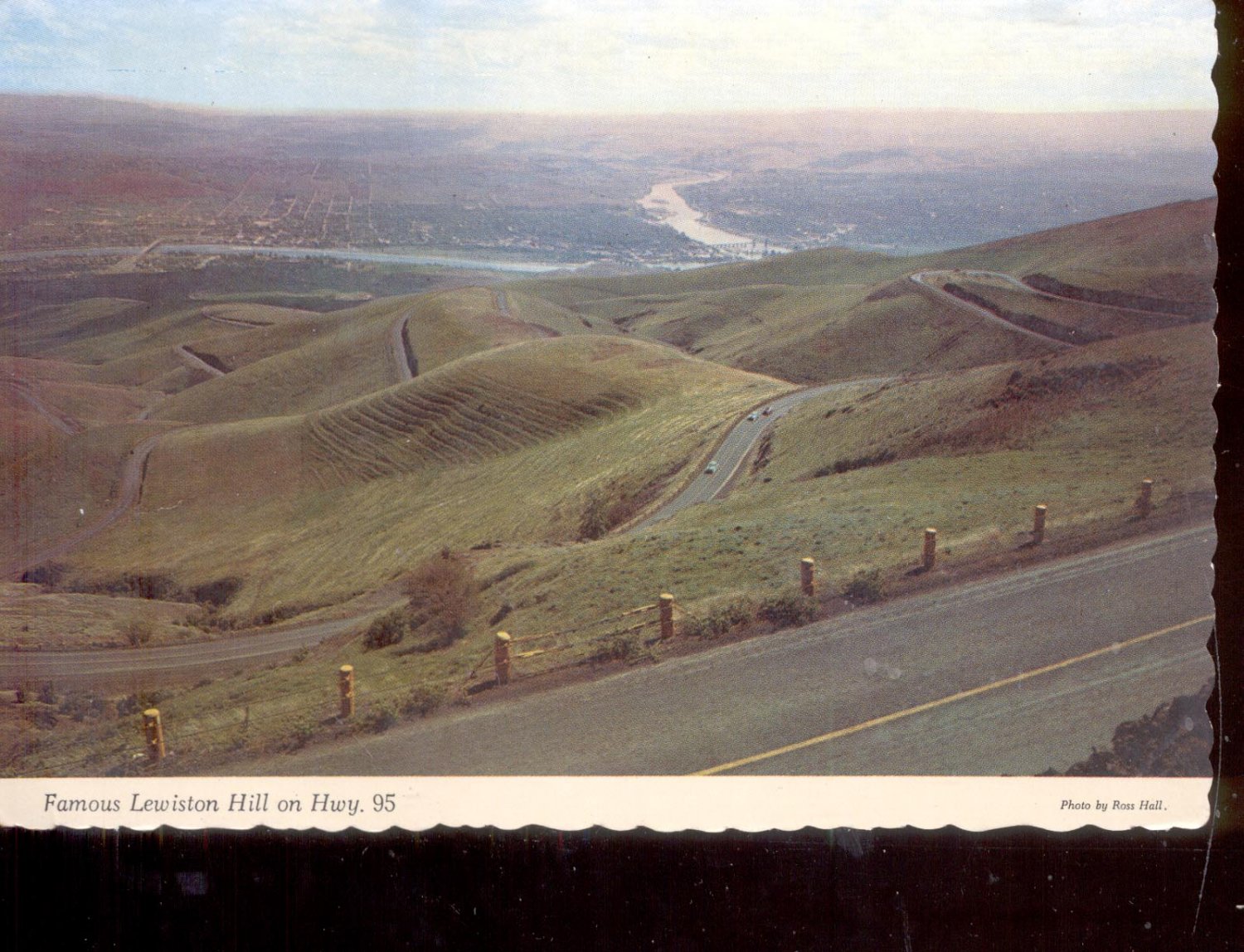 Famous Lewiston Hill on Hwy 95 Postcard ( # 861)