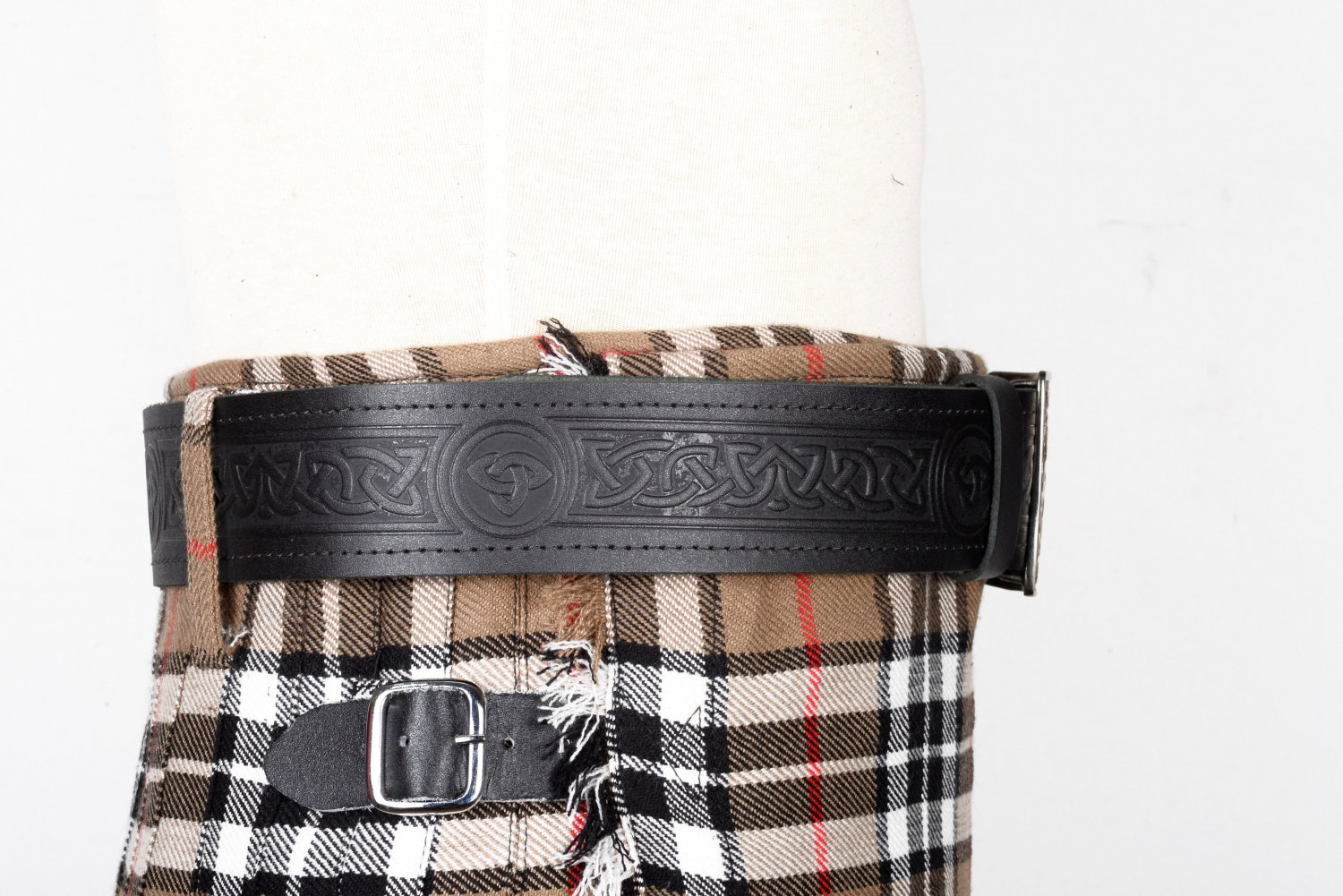 Traditional Scottish Leather Black Kilt Belt -Trinity Knot Celtic ...
