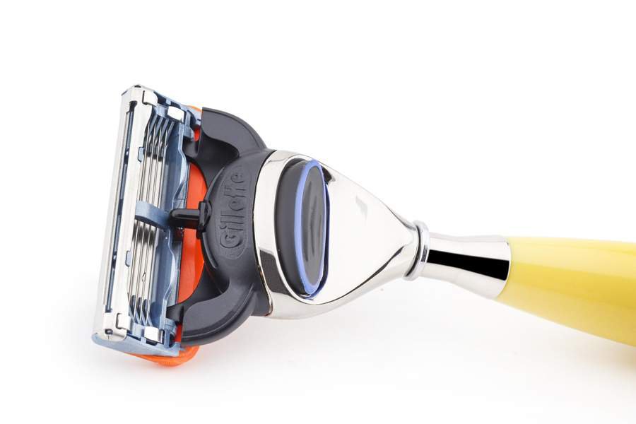 Top Rated Fusion Razor with Resin Handle in Yellow Color