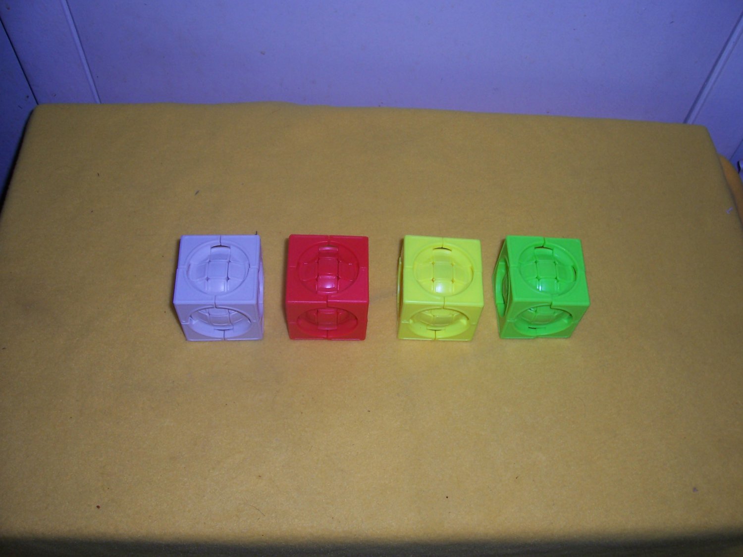 LOT OF FOUR FORCE CUBES PUZZLE DEFORMED CENTROSPERE SINGLE COLOR # 1