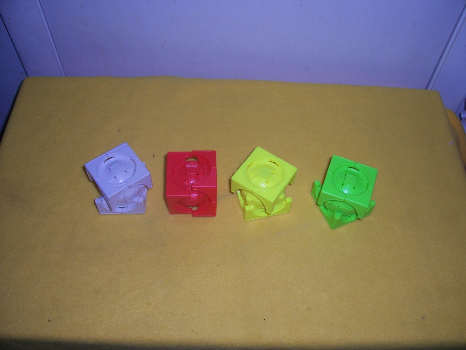 LOT OF FOUR FORCE CUBES PUZZLE DEFORMED CENTROSPERE SINGLE COLOR # 1