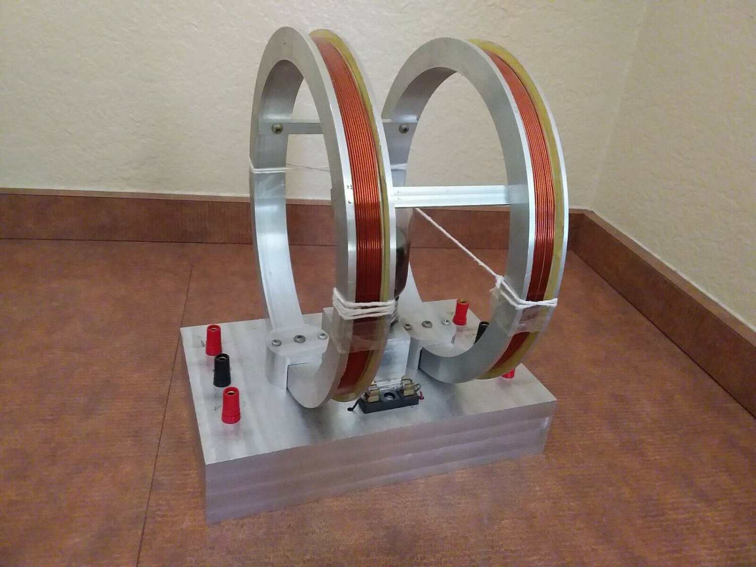 Helmholtz Coils w/ Cenco 71266 custom machined base copper windings nice