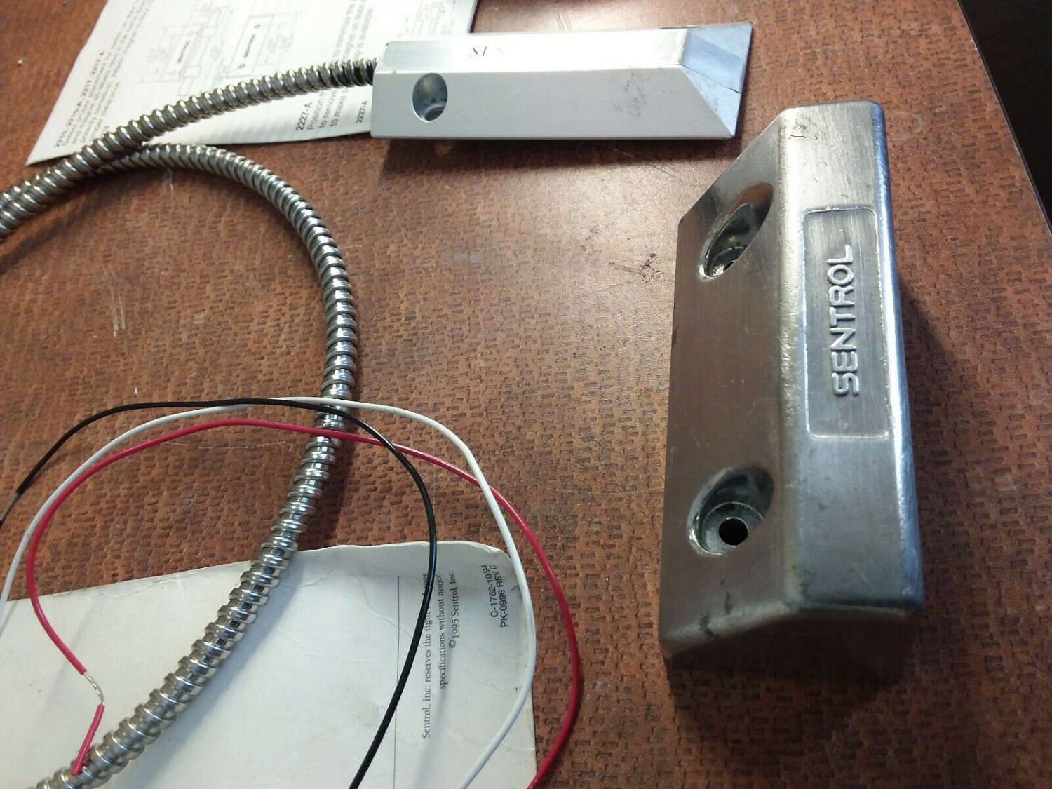 Sentrol 2507A-L & 2200 Magnetic Surface Mount Door Contact z3