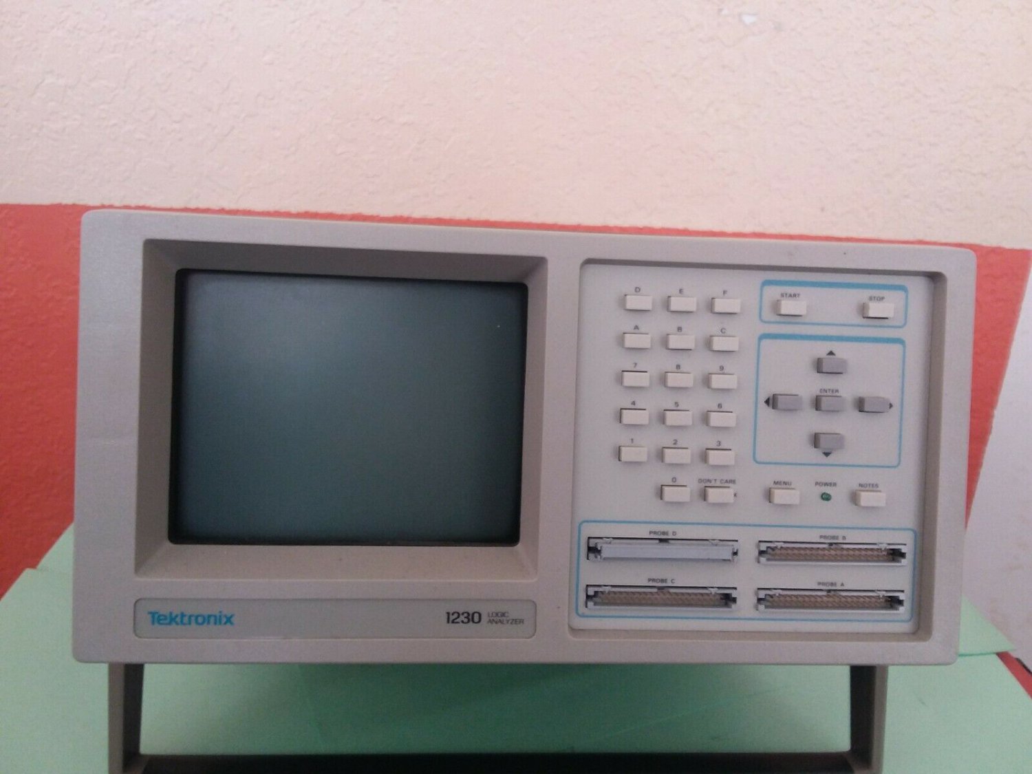 Tektronix 1230 Logic Analyzer with Accessories