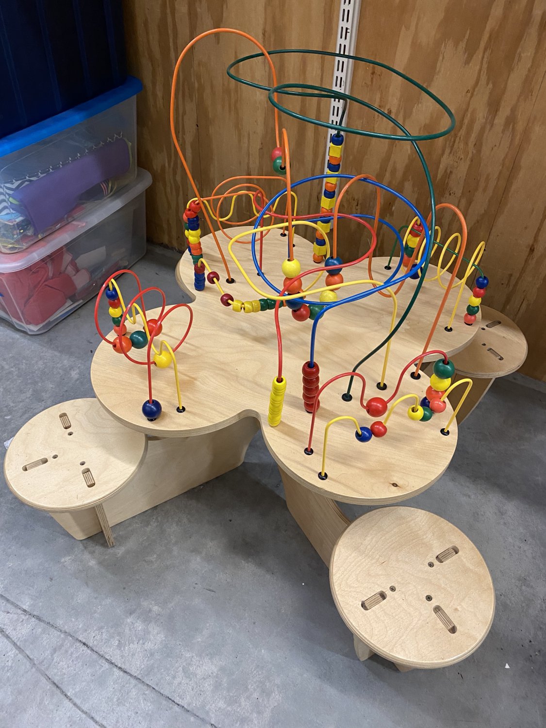 Anatex Fleur Table w/ 4 Attached Stools