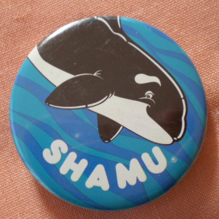 Sea World Shamu Pin Button Killer Whale Orca