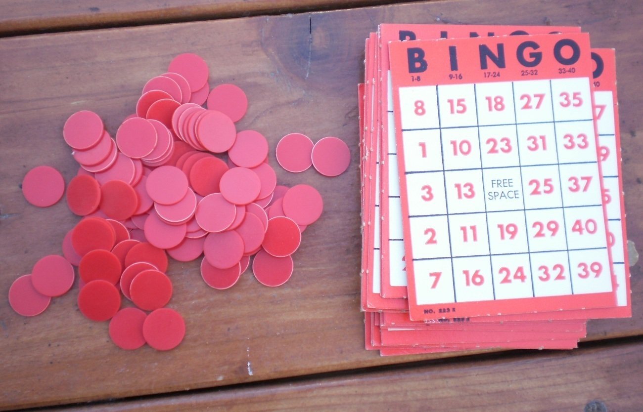 Bingo Cards Markers Tokens Plastic Lot Vintage Game Parts