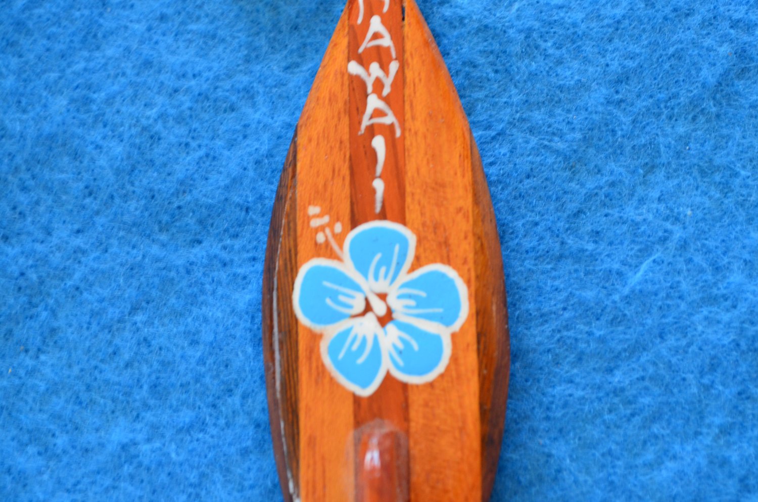 Hawaii Wood Surfboard Keychain Key Chain Wood Hibiscus Flower