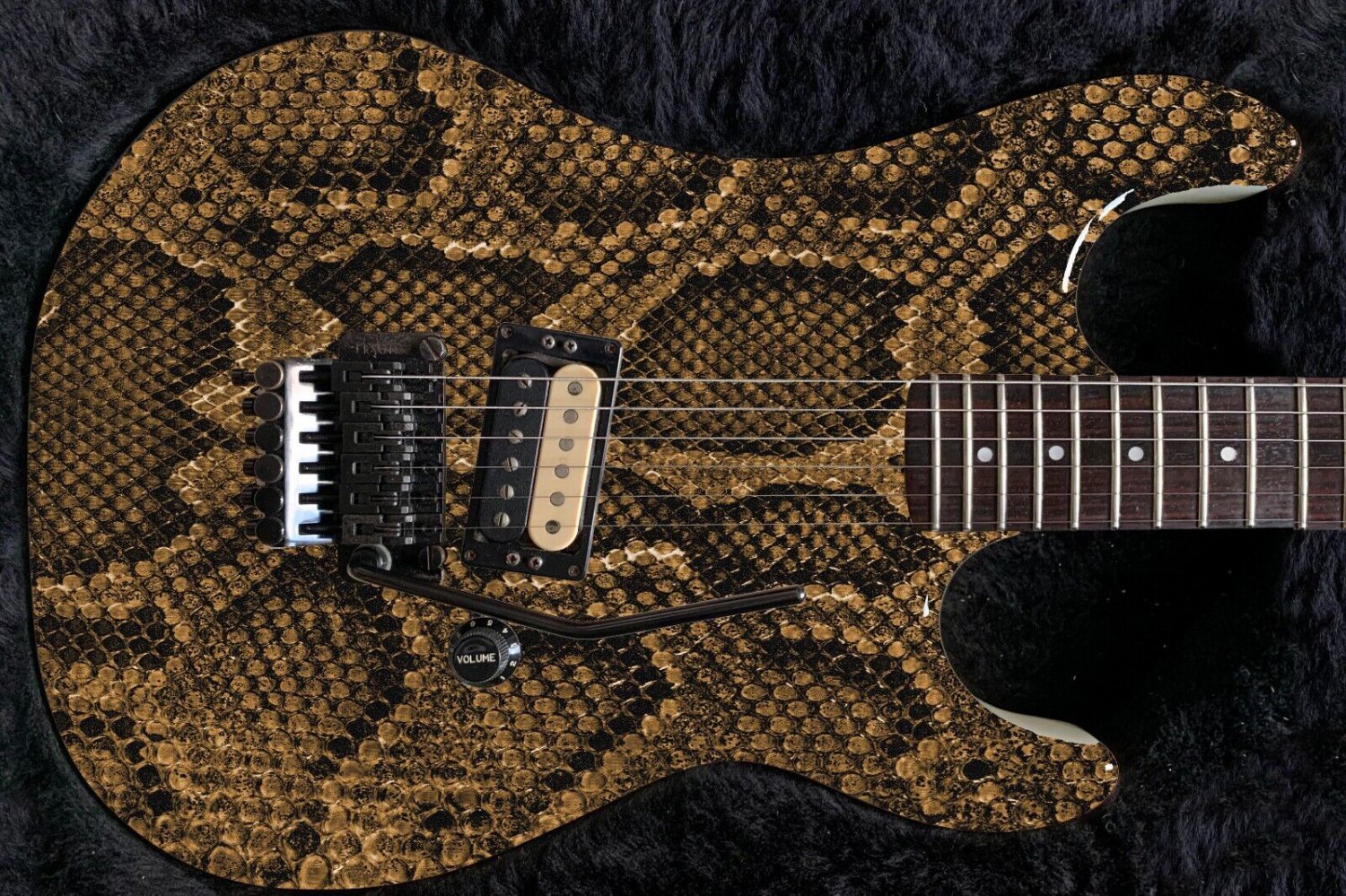 Guitar Skin Axe Wrap Re-skin Vinyl Ashbury Anaconda Gold Snake Skin 1054 B