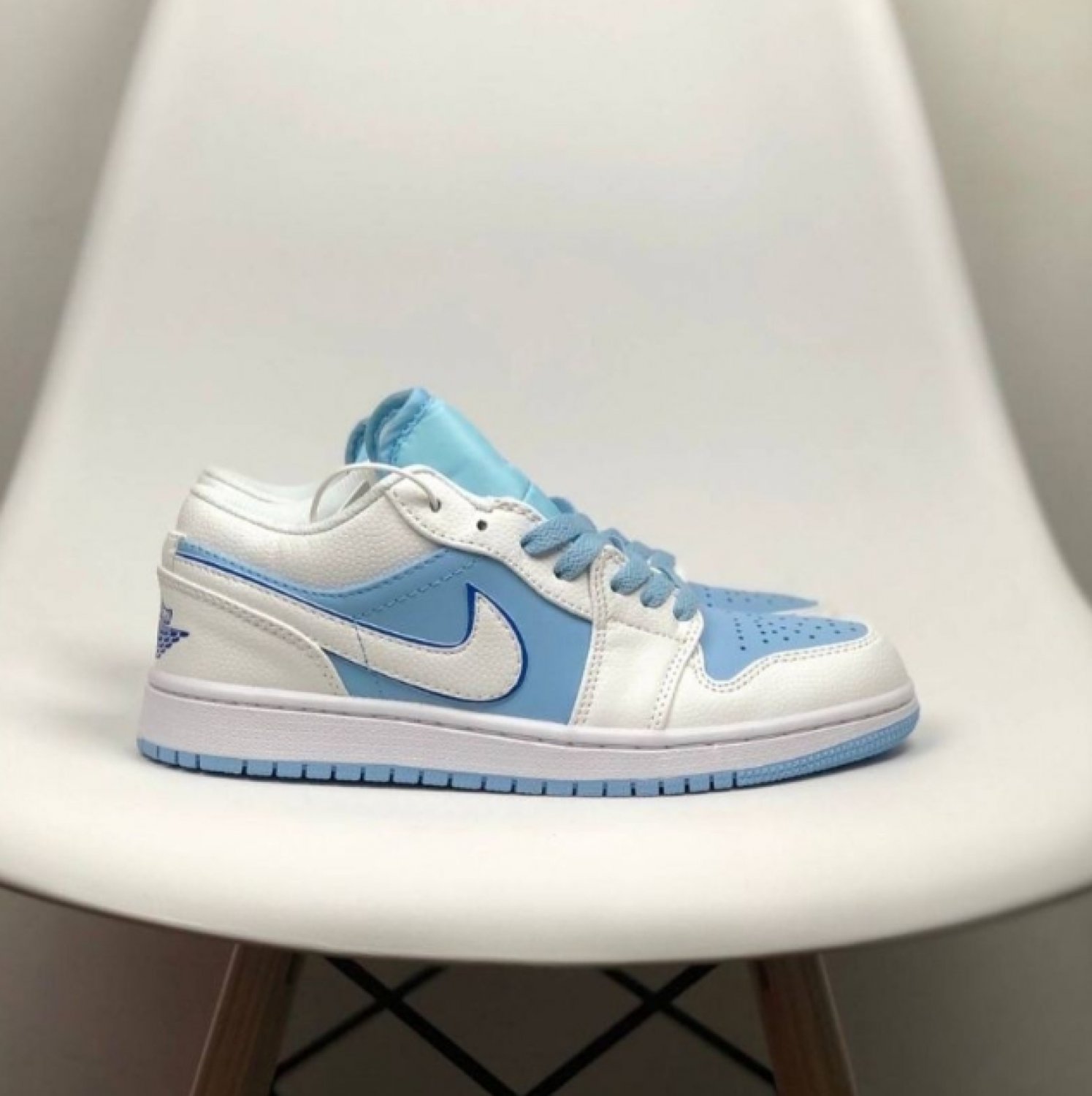 Nike Air Jordan 1 Low Reverse Ice Blue White