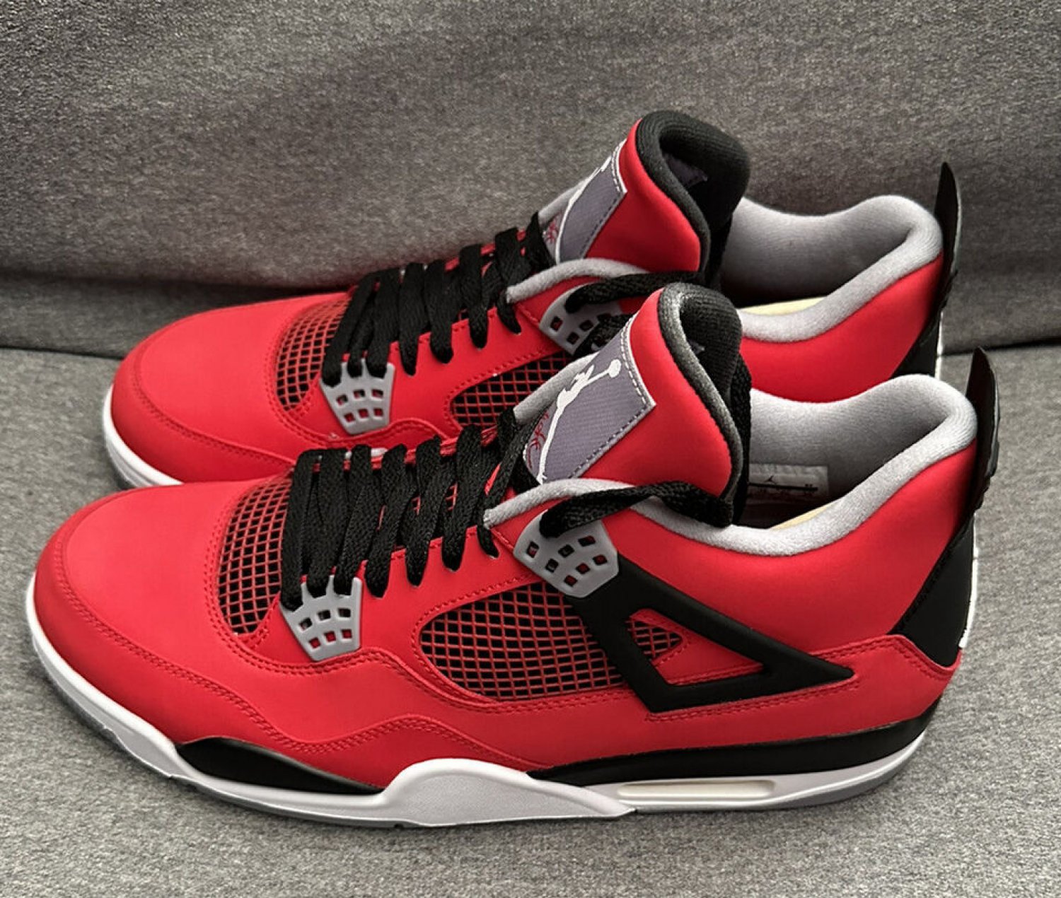 Nike Air Jordan 4 Retro Toro Bravo