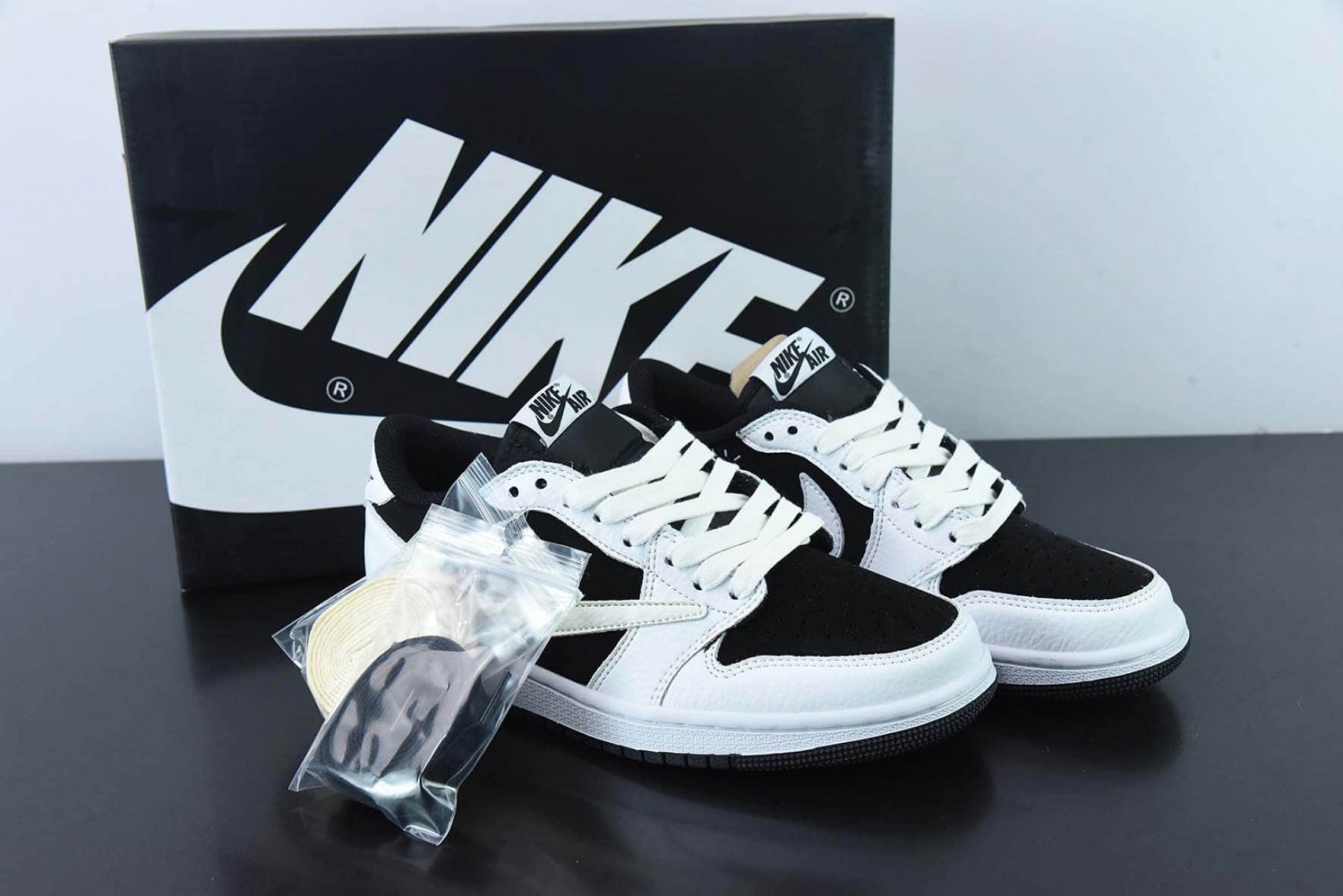 Travis Scott x Air Jordan 1 Low Black and White Panda Low DM7866-101c