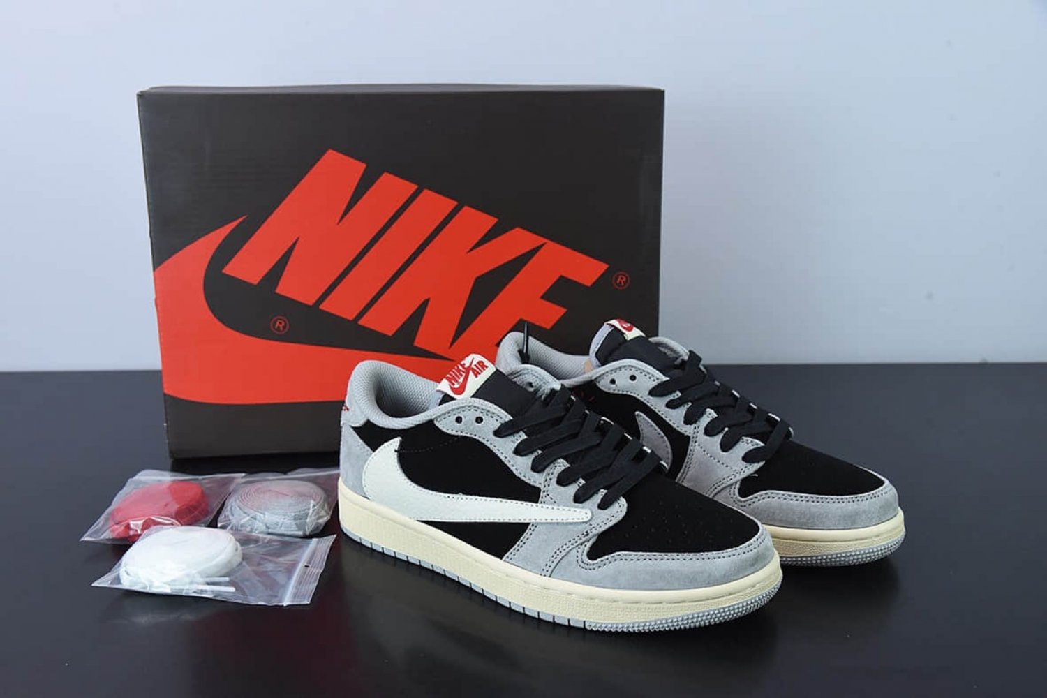 Travis Scott x Air Jordan 1 Low OG SP Grey Black Cream DM7866-001