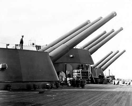 HMS Rodney (29) Guns Photo