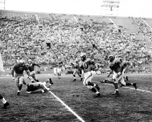 Elroy "Crazylegs" Hirsch Runs Los Angeles Rams vs Green Bay Packers ...