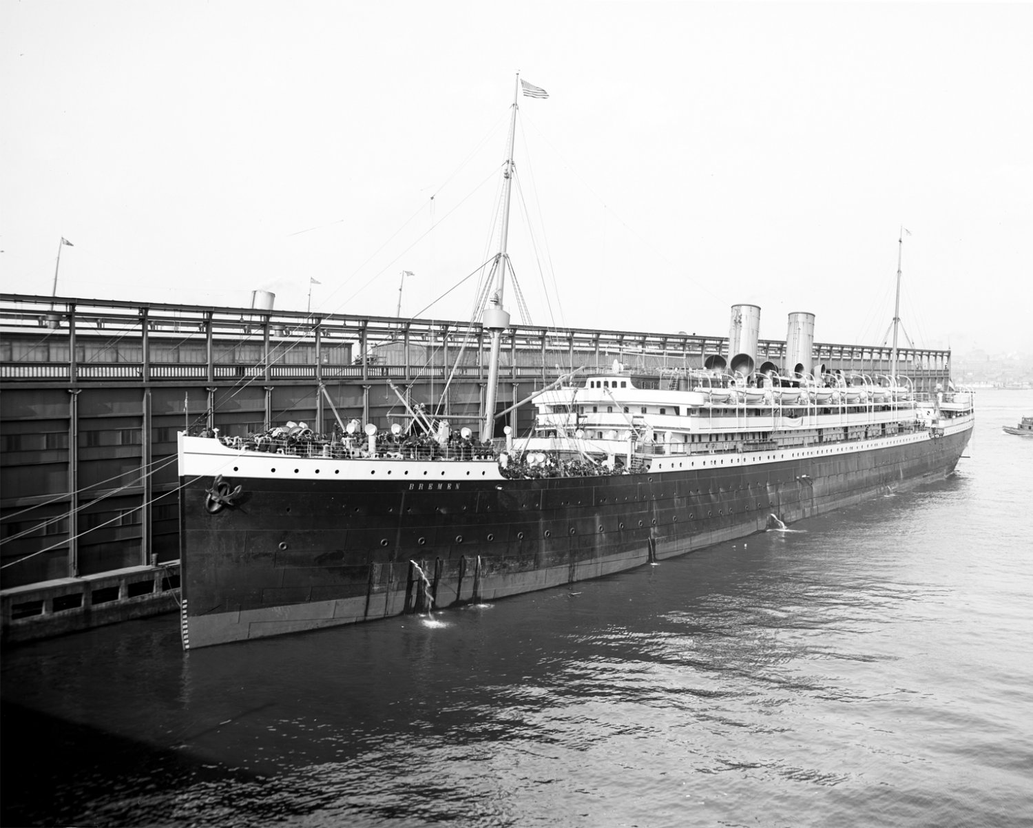 SS Bremen Photo