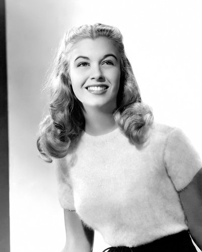 Actress Nancy Saunders Photo