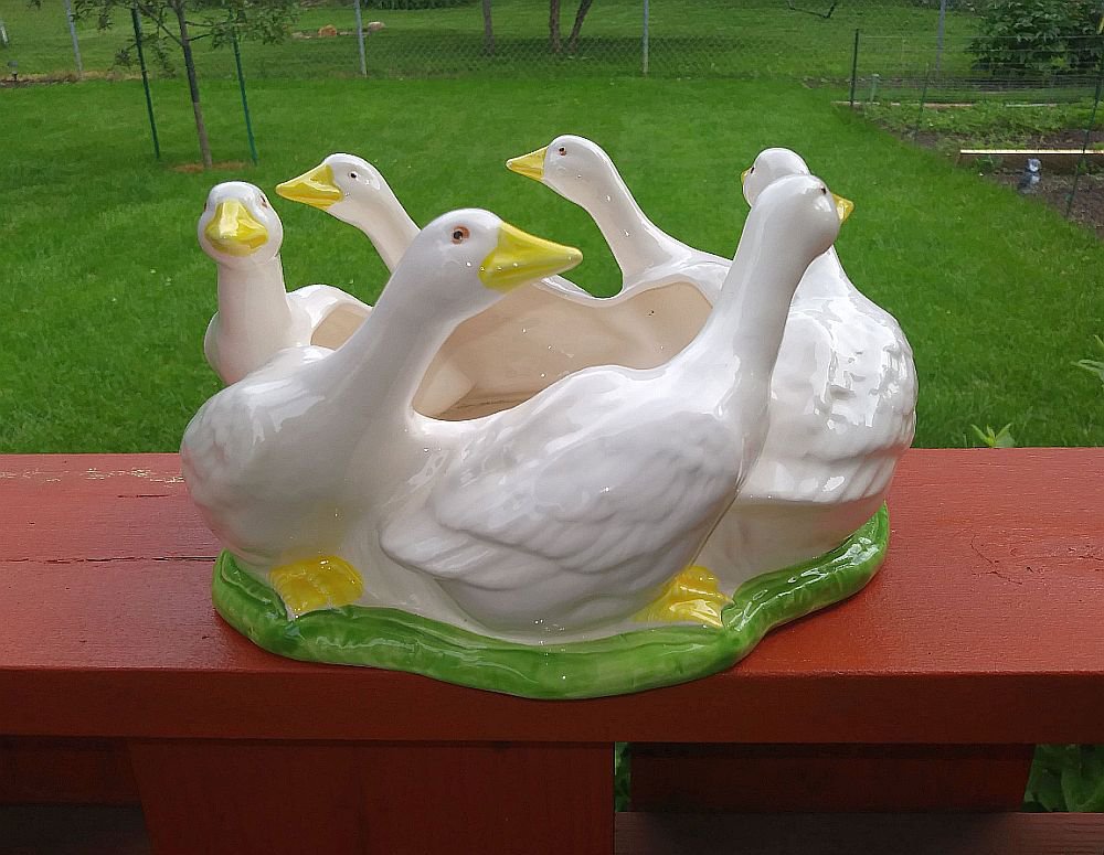 Six Duck Round Art Pottery Ceramic Pot Planter