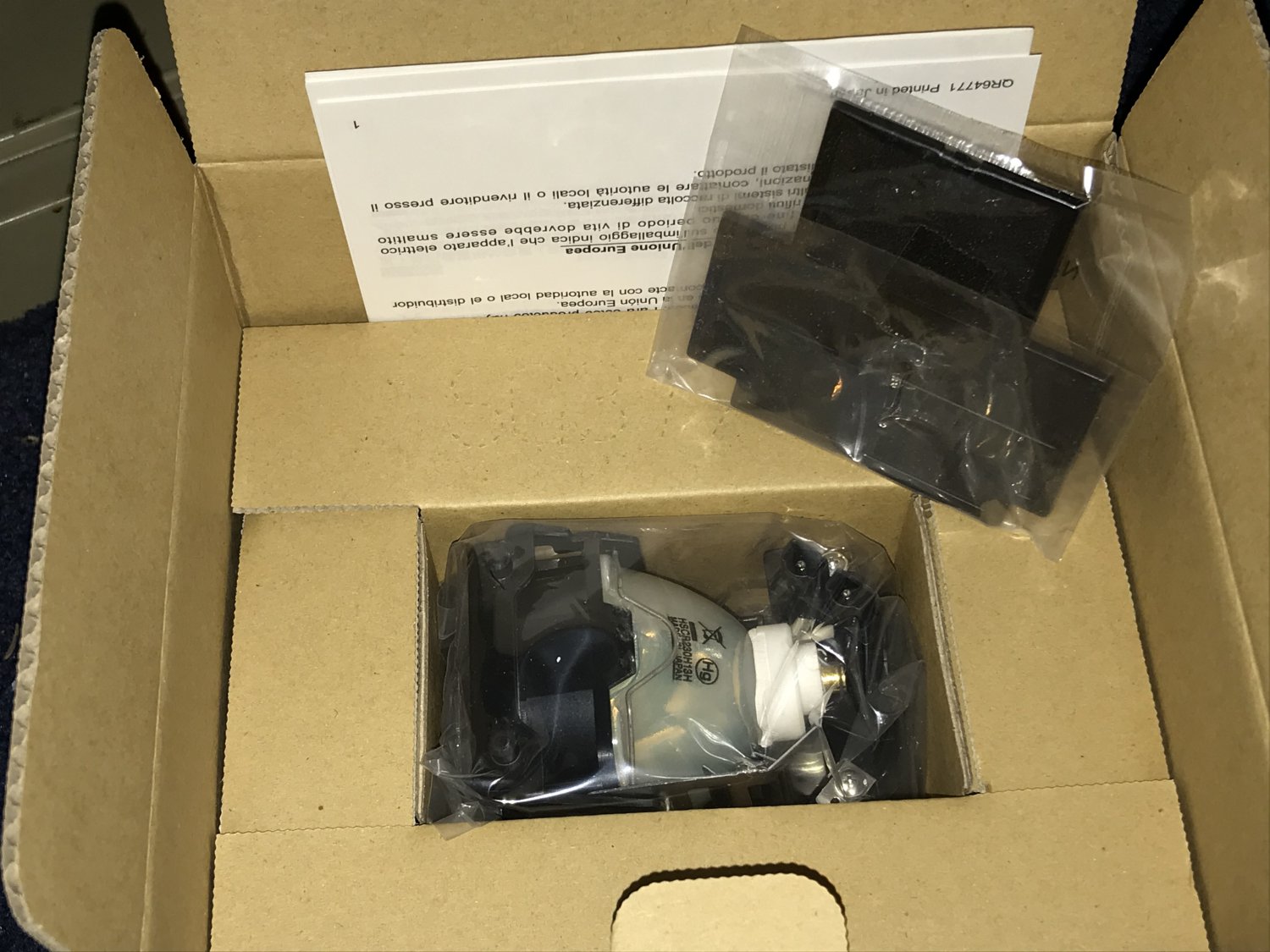 Genuine Hitachi DT00691 Projector Lamp for CP-X445 CPX445