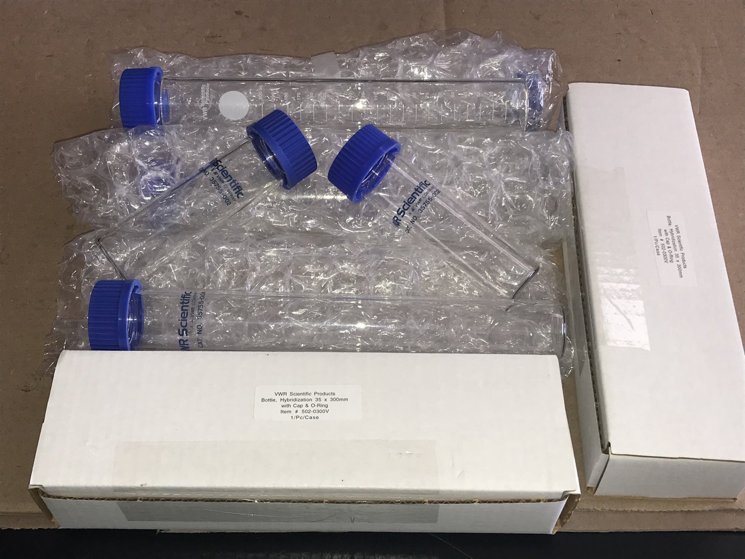 Lot of 6 VWR 35755-004 and 2 VWR 35755-002 Hybridization Bottles